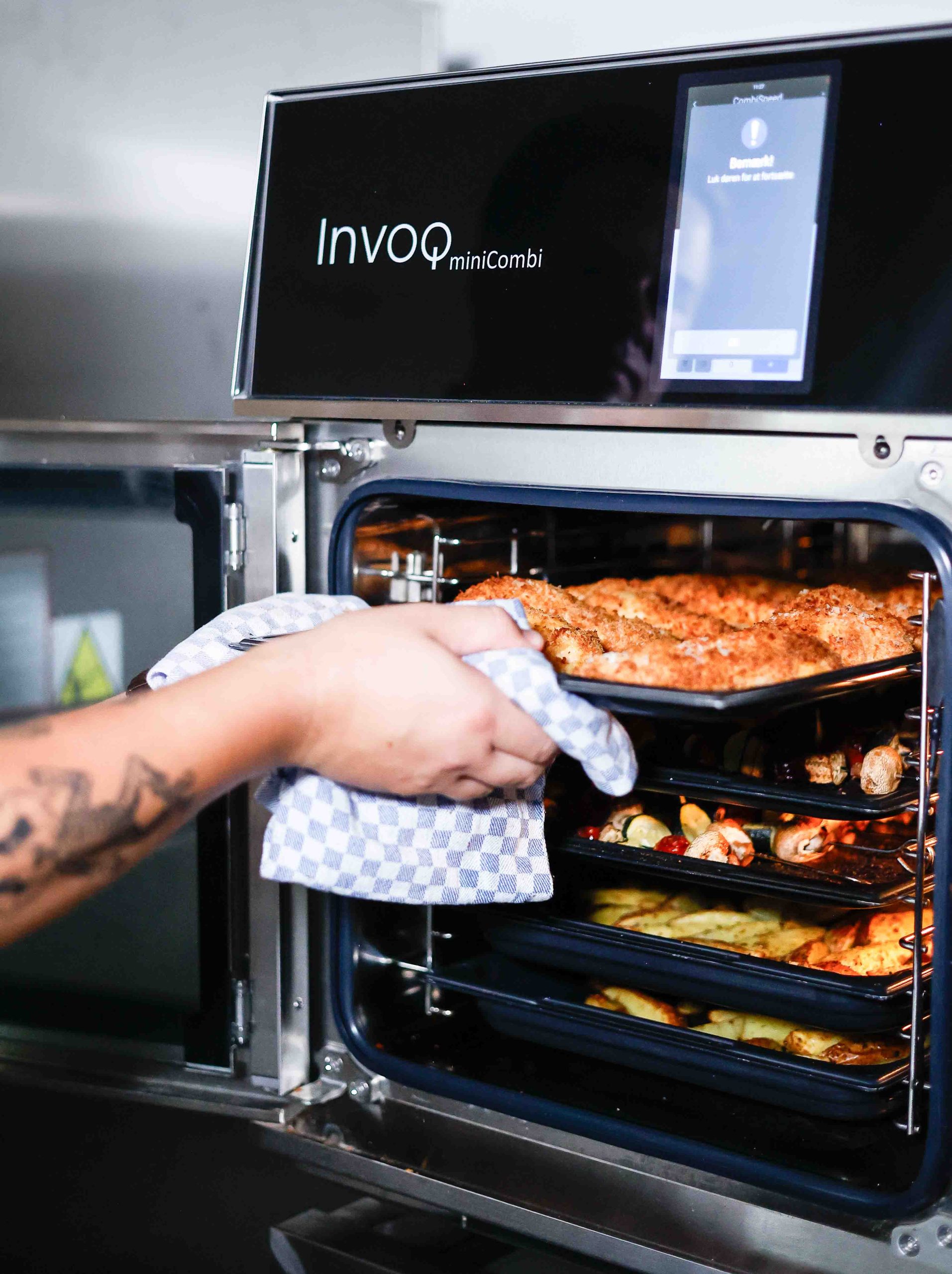 HOUNÖ Invoq miniCombi ovens for urban small kitchens